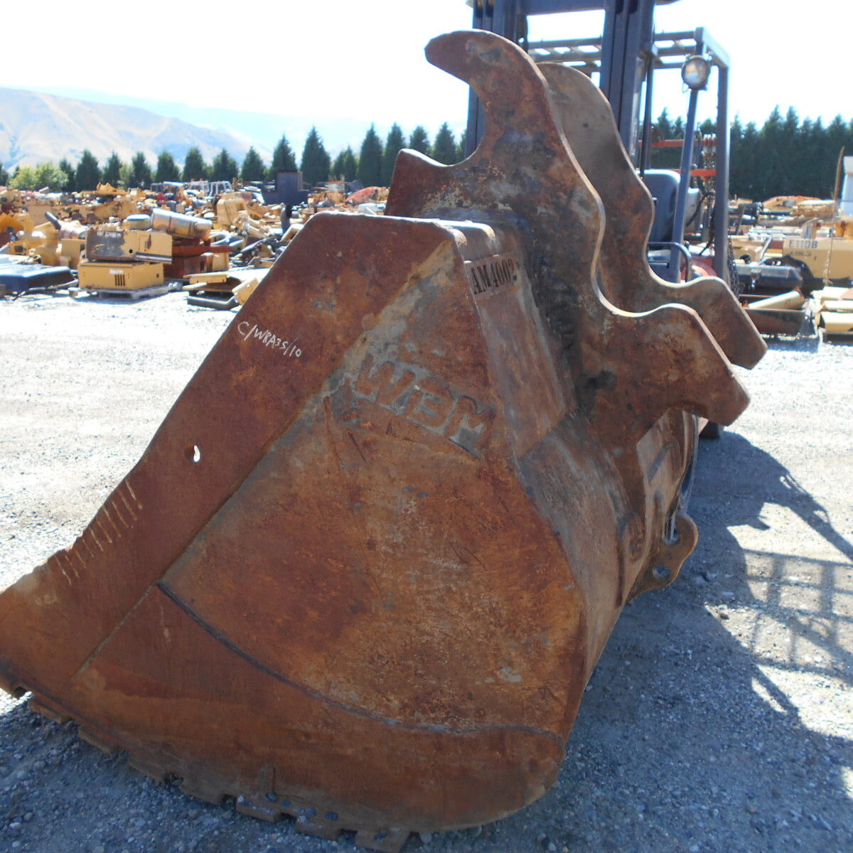 Buckets-Couplers – Fraley Tractor